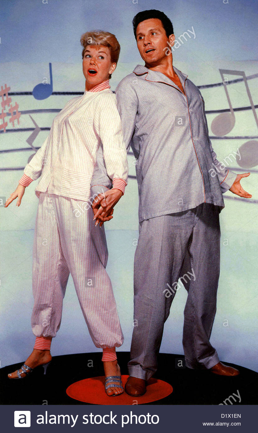 Pyjama film - Soldes en image